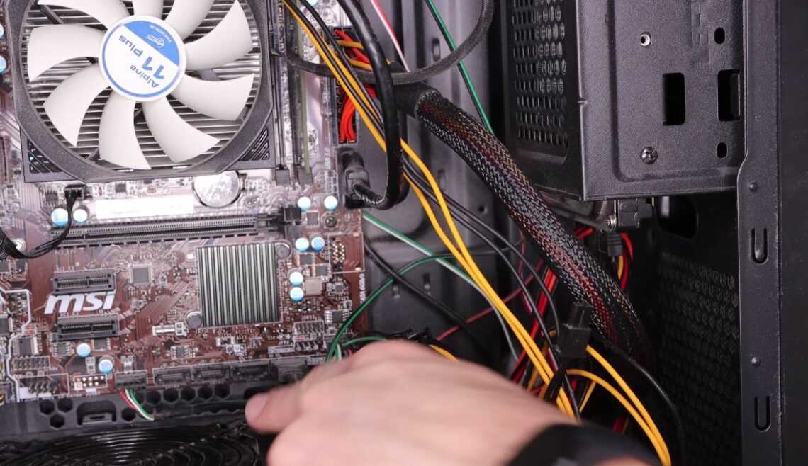 Как подключить SSD диск к компьютеру или ноутбуку: подробный гайд по ...